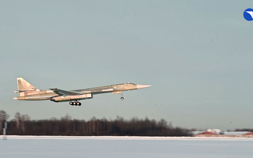 12月19日，升级后的俄军Tu-160M战略轰炸机首飞